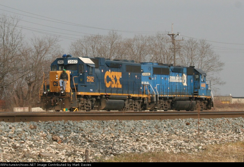 CSX 2562 + 4449